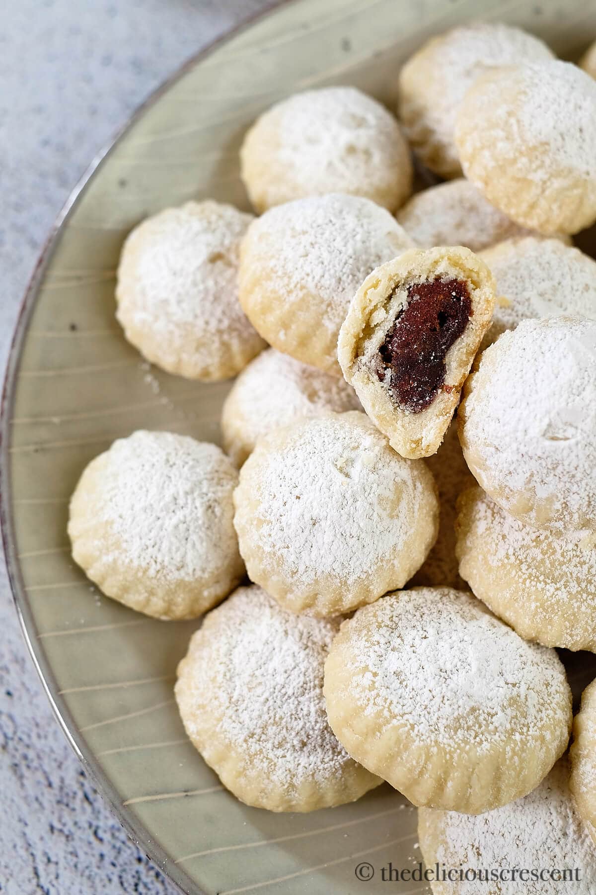 Maamoul (Date Filled Cookies) - The Delicious Crescent